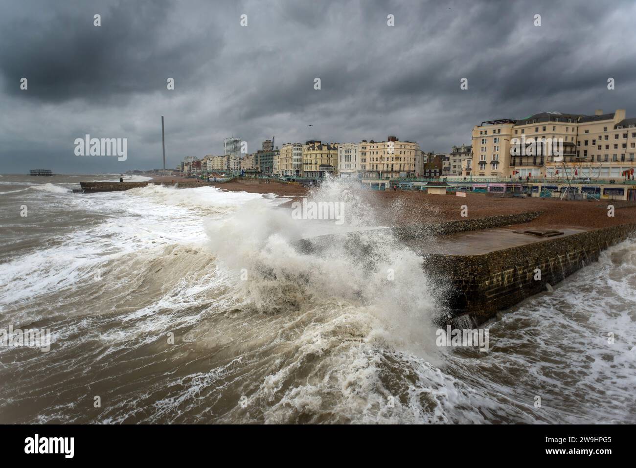 Brighton, December 27th 2023: Brighton seafront is battered by waves at ...