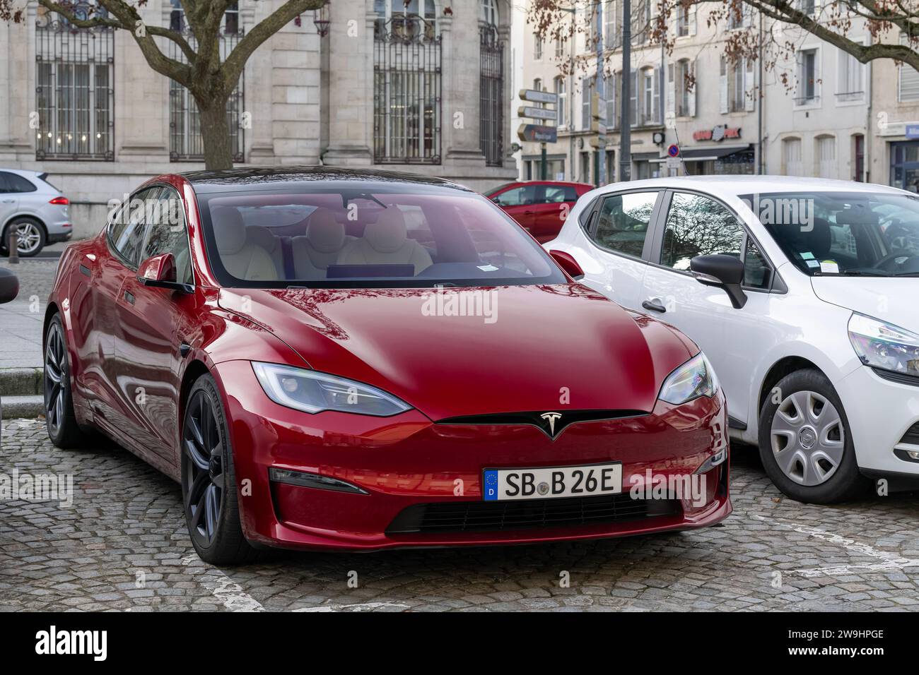 Tesla cars motor hi-res stock photography and images - Alamy