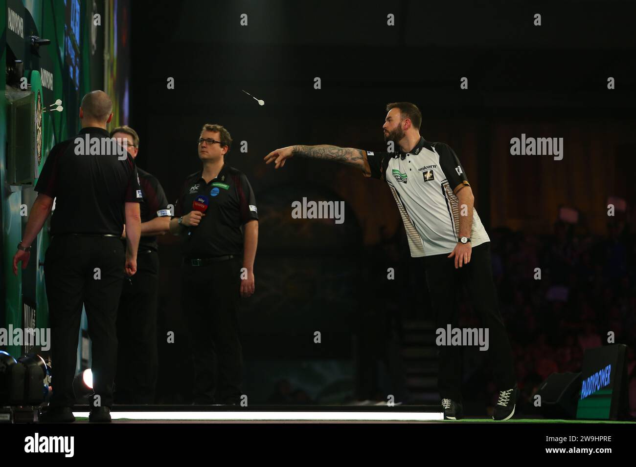 Alexandra Palace, London, UK. 28th Dec, 2023. 2023/24 PDC Paddy Power ...