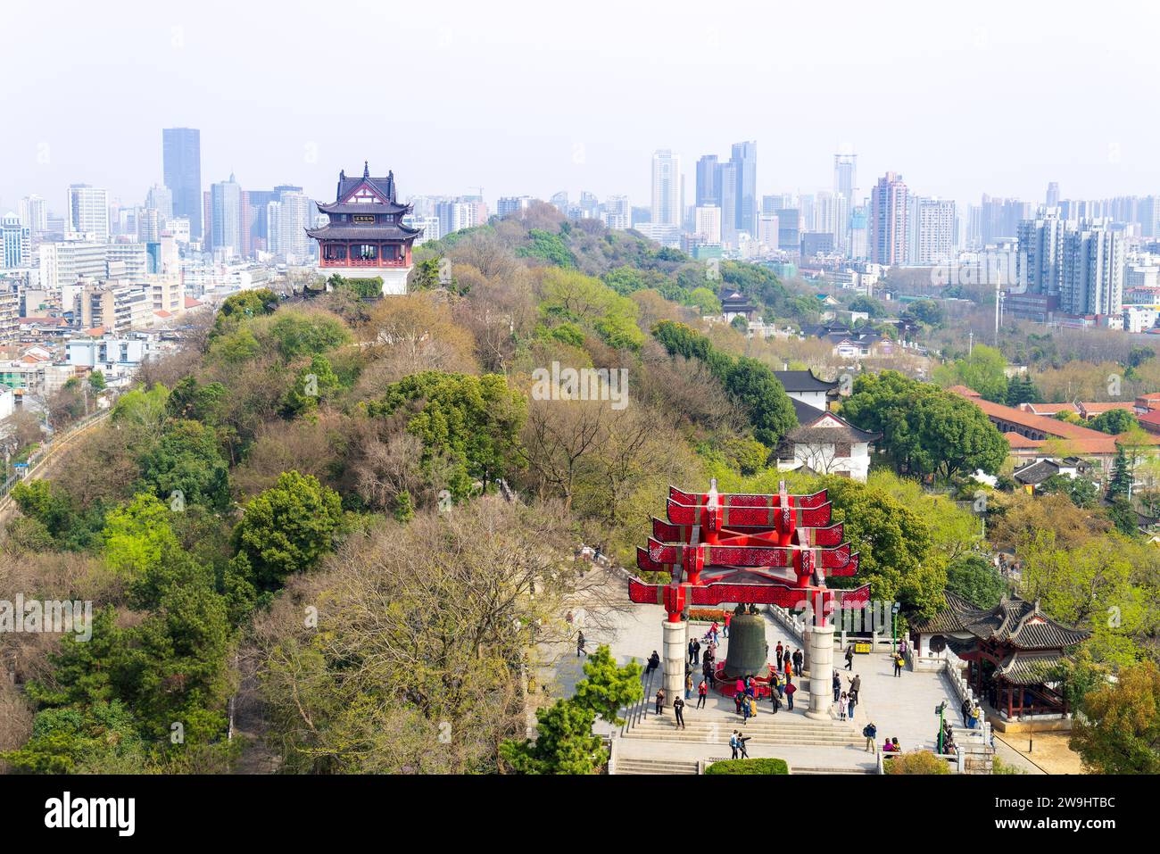 Climb the Yellow Crane Tower and overlook the urban landscape of Wuhan ...