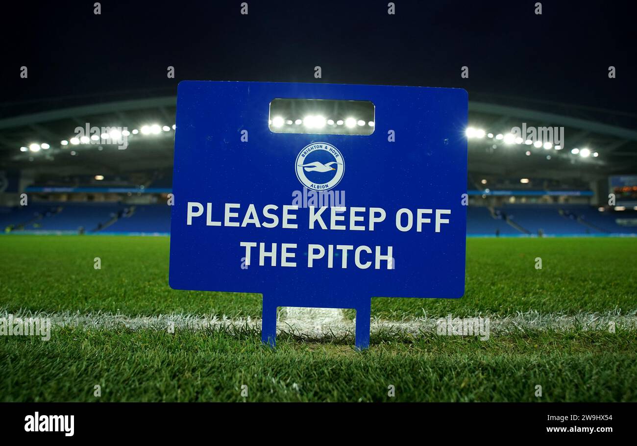 Please keep off the pitch hi-res stock photography and images - Alamy