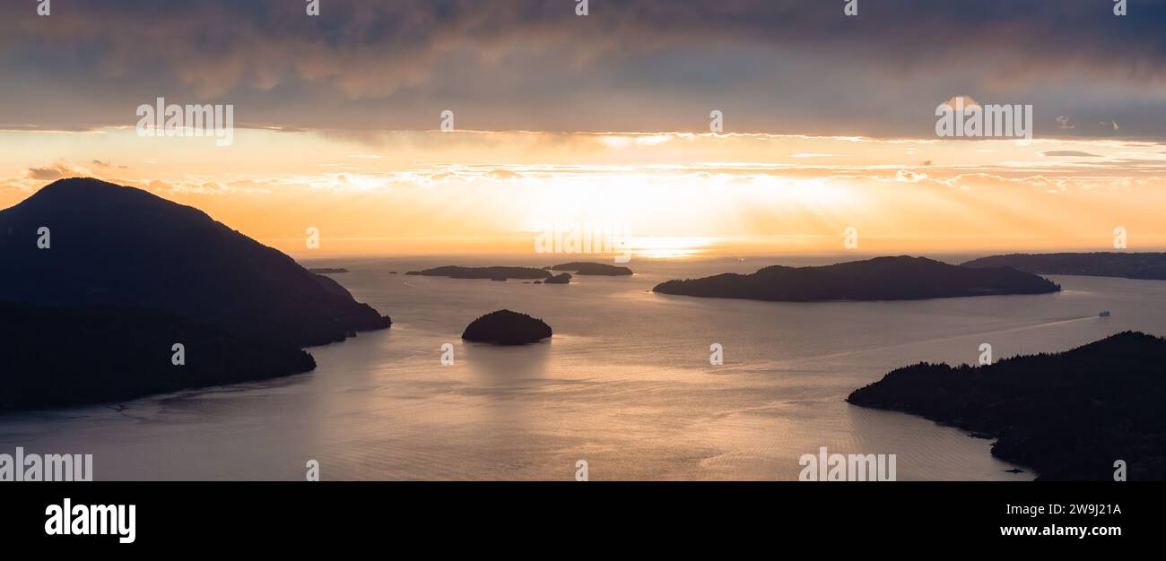 Islands in Howe Sound, West Coast of Pacific Ocean. Dramatic Sunset Sky ...