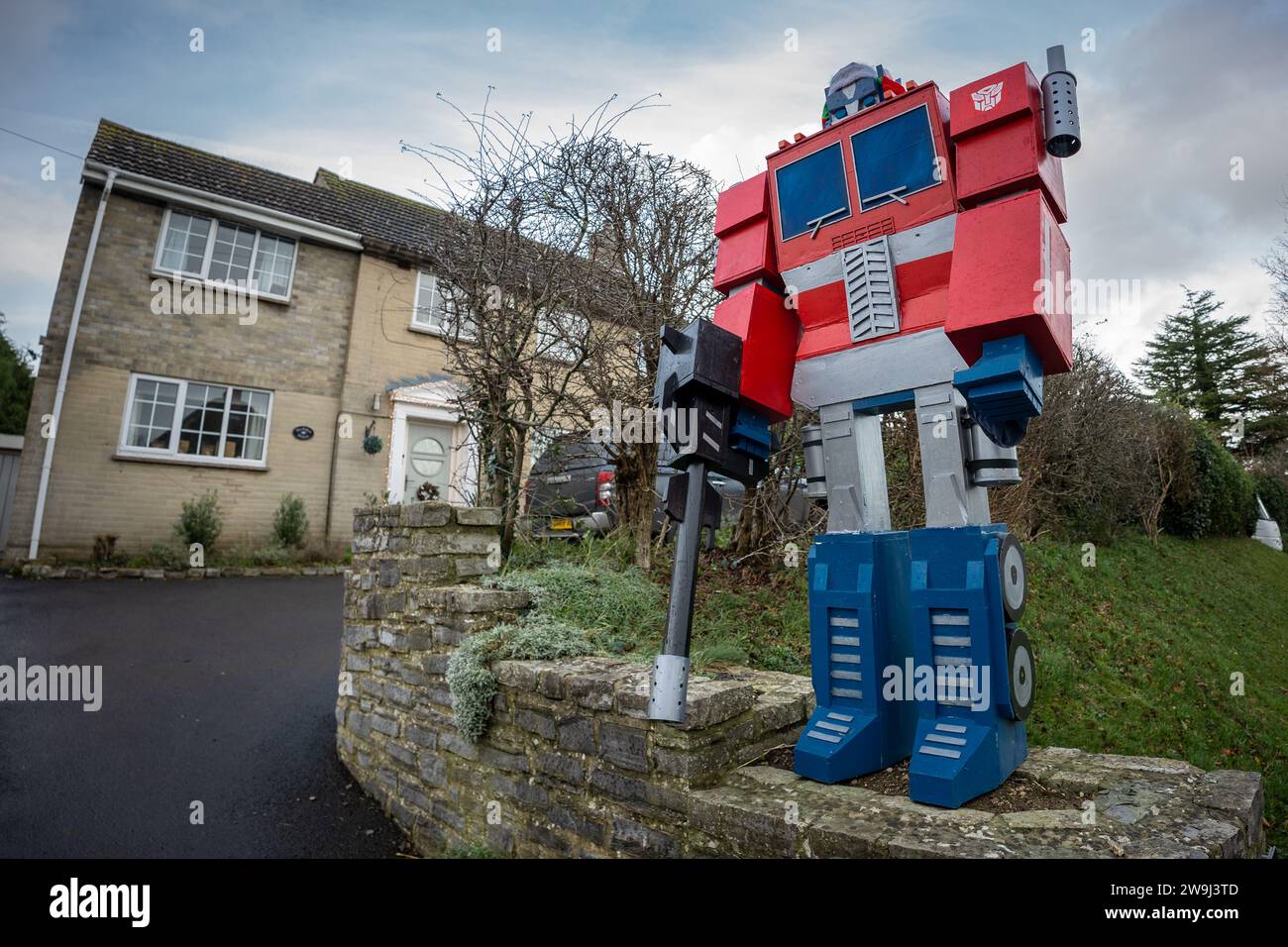 Somerset, UK. 28th December 2023. A striking home-built Christmas ...