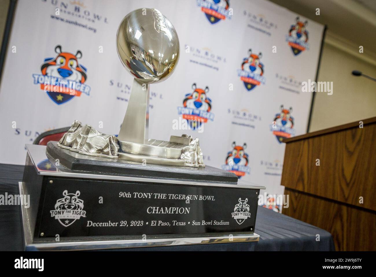 El Paso, Texas, USA. 28th Dec, 2023. The Tony the Tiger Sun Bowl ...