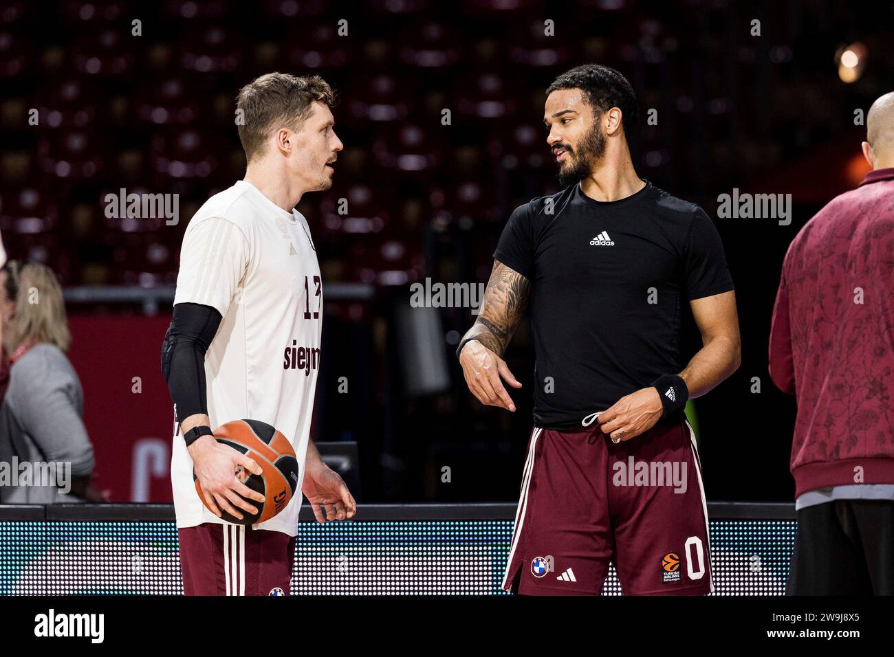 Andreas 'Andi' Obst (FC Bayern M?nchen, #13), Nick Weiler-Babb (FC ...
