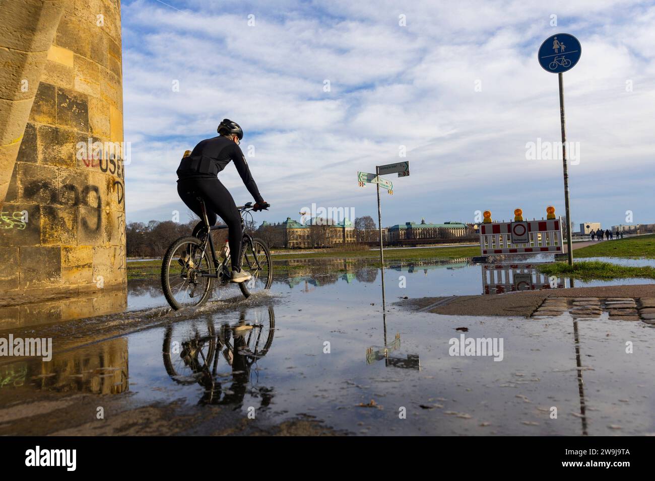 Hochwasser in Dresden Durch die starken Niederschläge in Form von ...