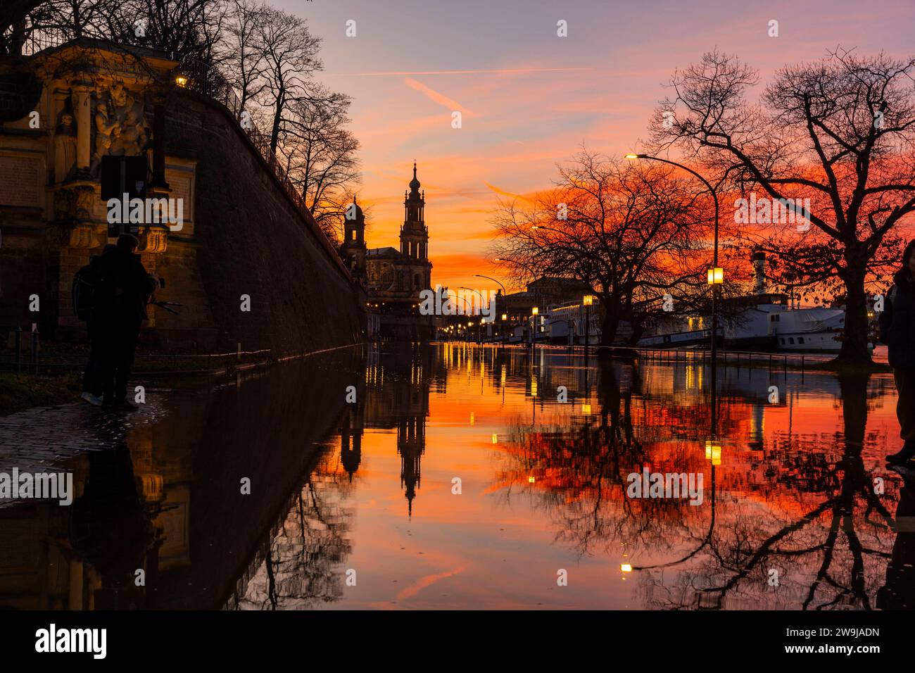 Hochwasser in Dresden Durch die starken Niederschläge in Form von ...