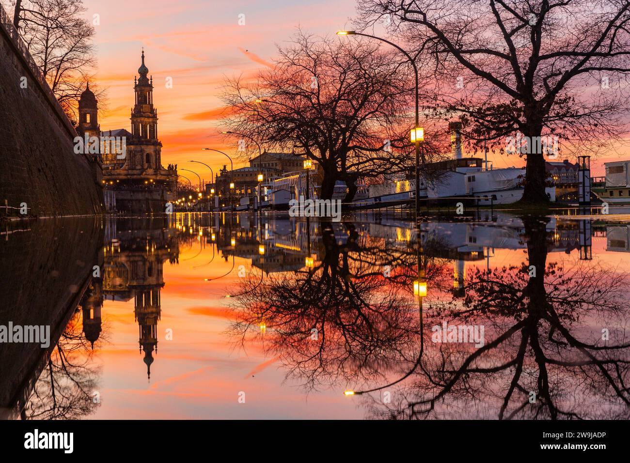 Hochwasser in Dresden Durch die starken Niederschläge in Form von ...