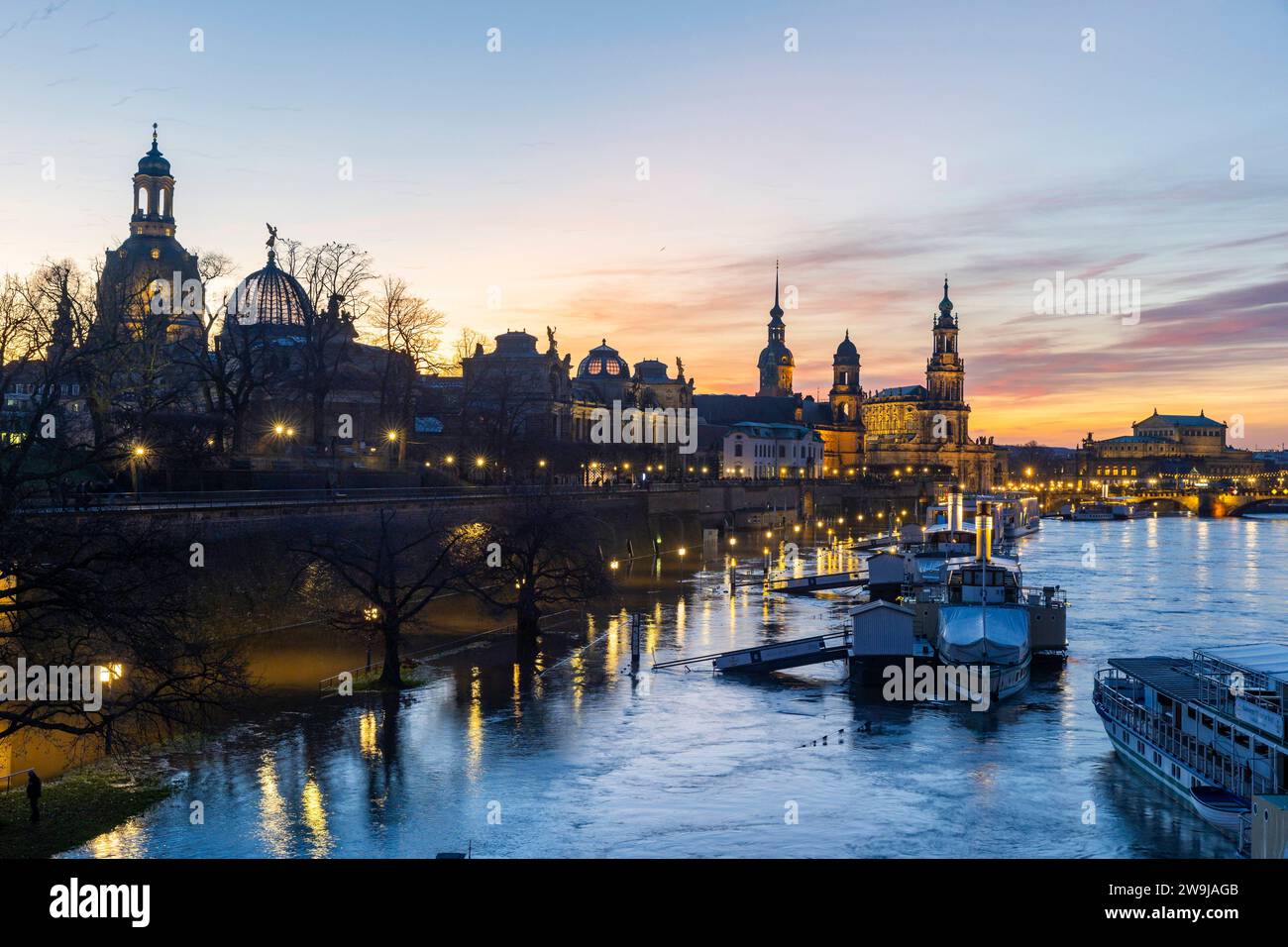 Hochwasser in Dresden Durch die starken Niederschläge in Form von ...