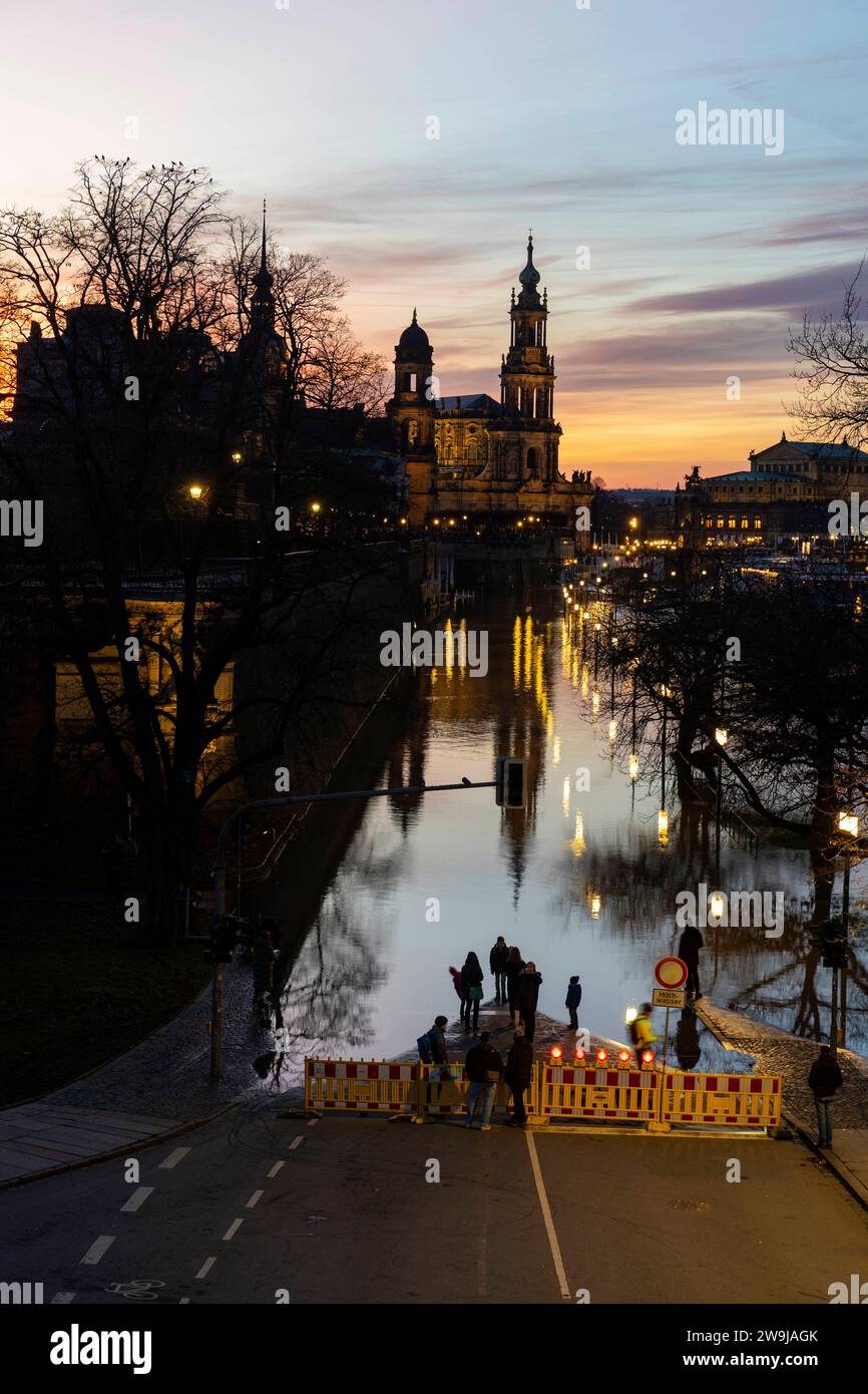 Hochwasser in Dresden Durch die starken Niederschläge in Form von ...
