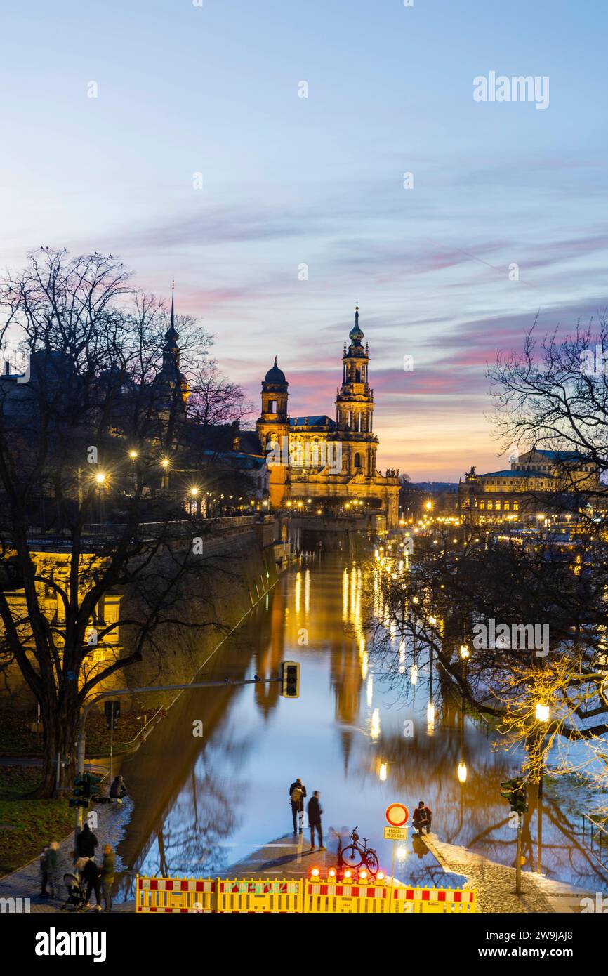 Hochwasser in Dresden Durch die starken Niederschläge in Form von ...
