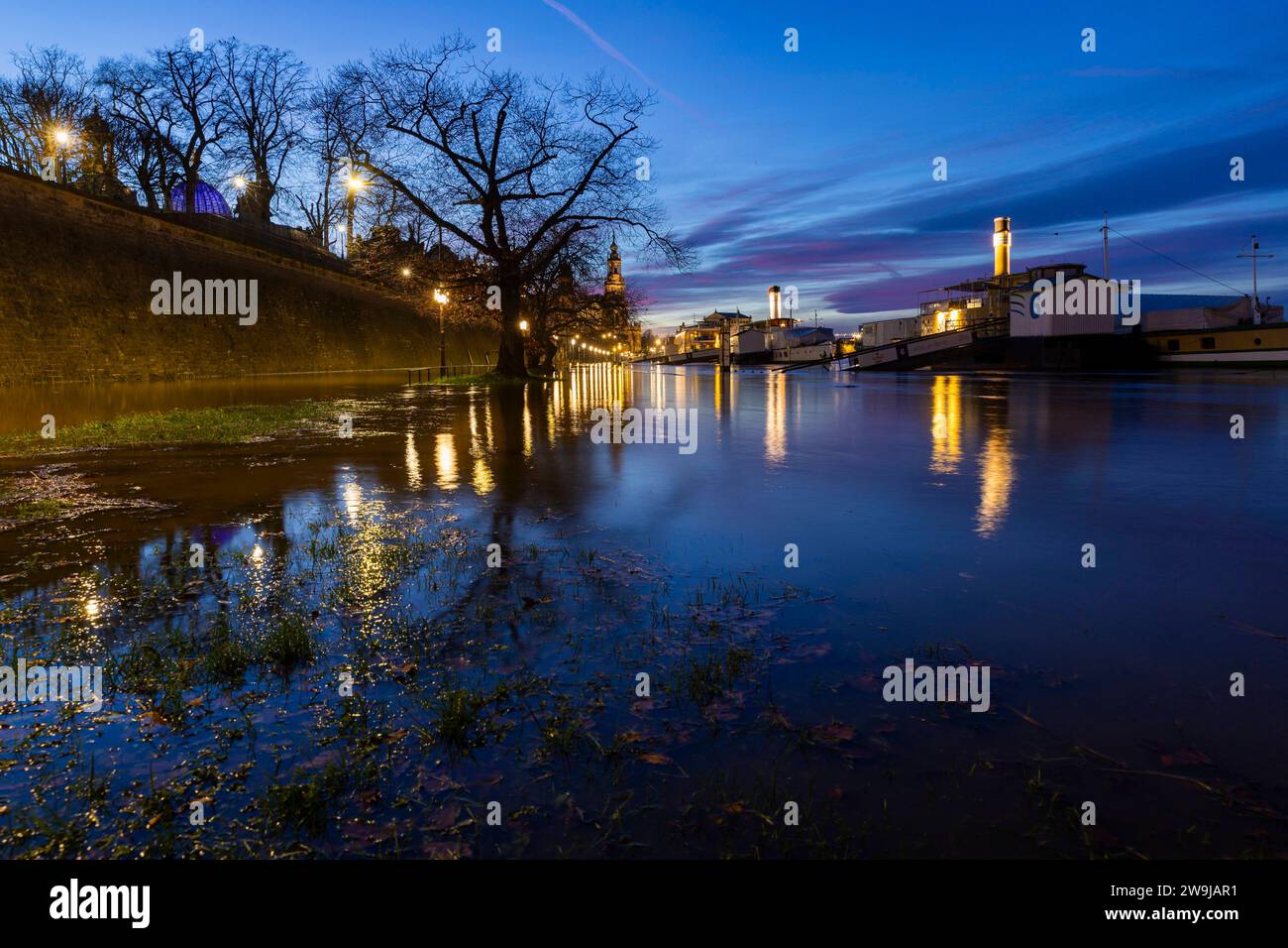 Hochwasser in Dresden Durch die starken Niederschläge in Form von ...