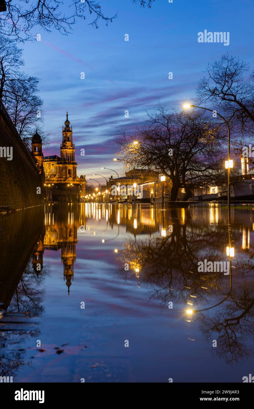 Hochwasser in Dresden Durch die starken Niederschläge in Form von ...