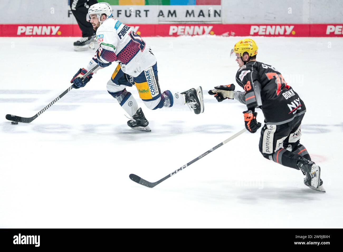 Frankfurt, Deutschland. 28th Dec, 2023. Ben Finkelstein (Eisbaeren ...