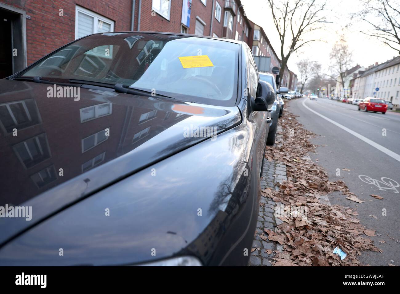 Gelber zettel hi-res stock photography and images - Alamy