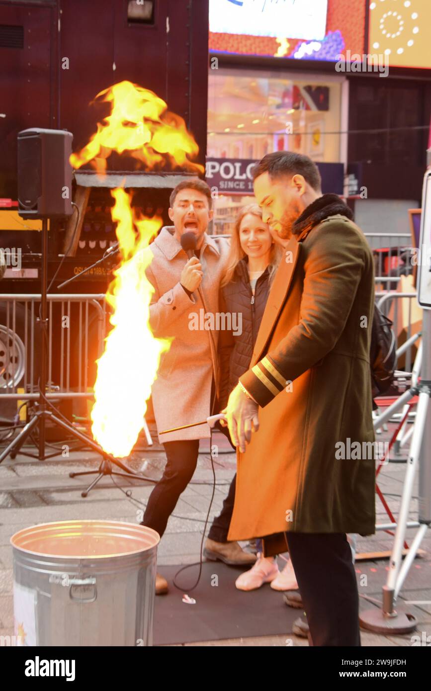 New York, USA. 28th Dec, 2023. Jonathan Bennett and magician Devonte ...