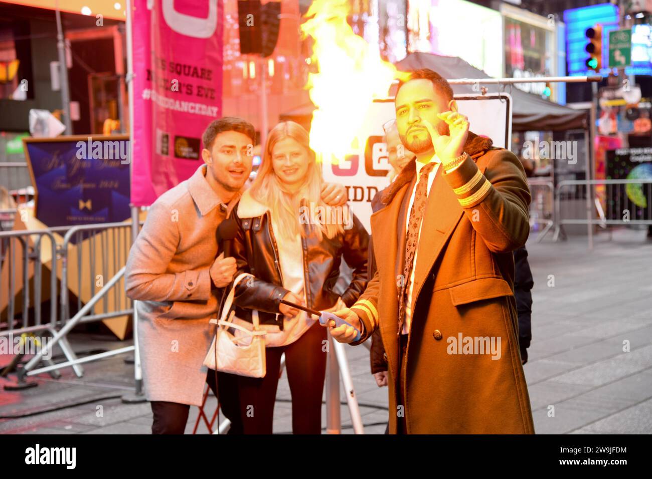 New York, USA. 28th Dec, 2023. Jonathan Bennett and magician Devonte ...