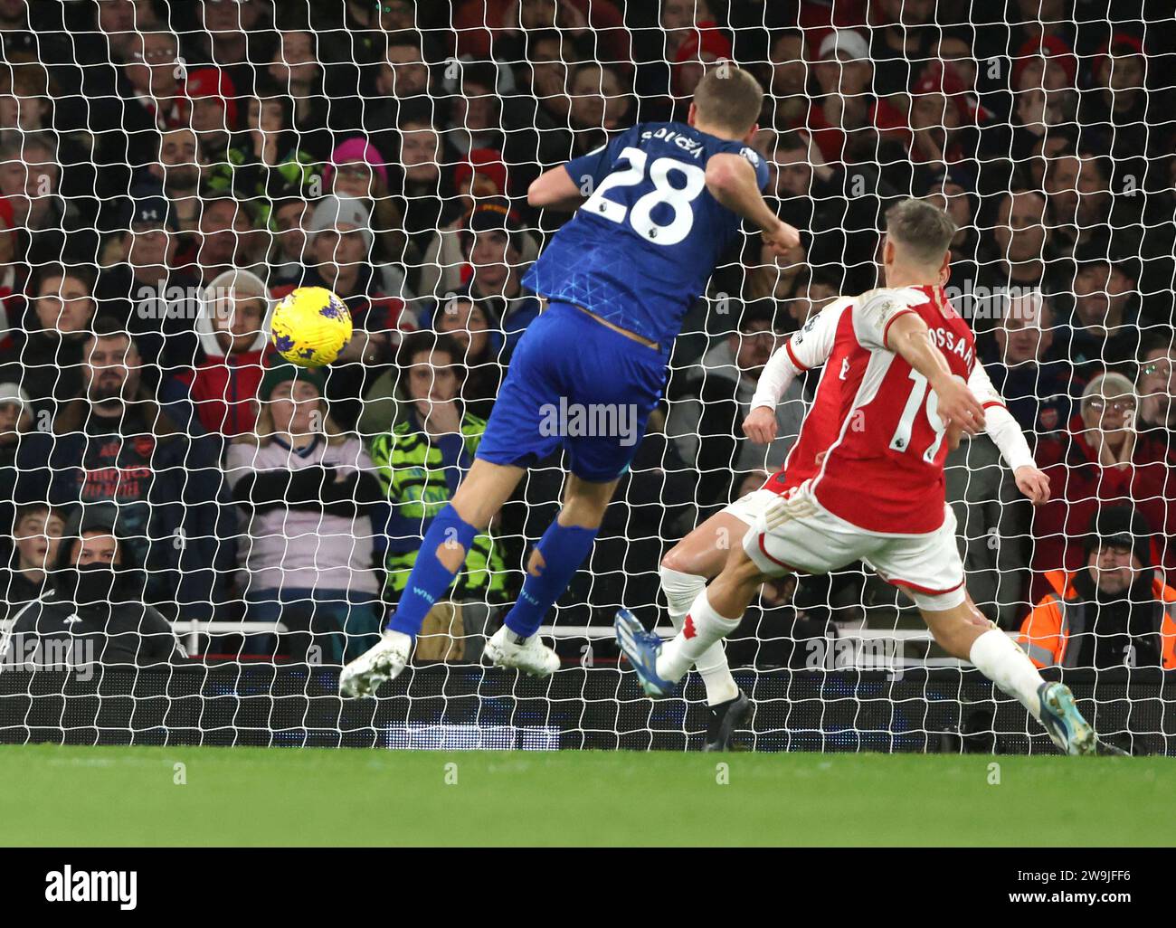 London, UK. 28th Dec, 2023. Tomas Soucek (WHU) scores the first West ...