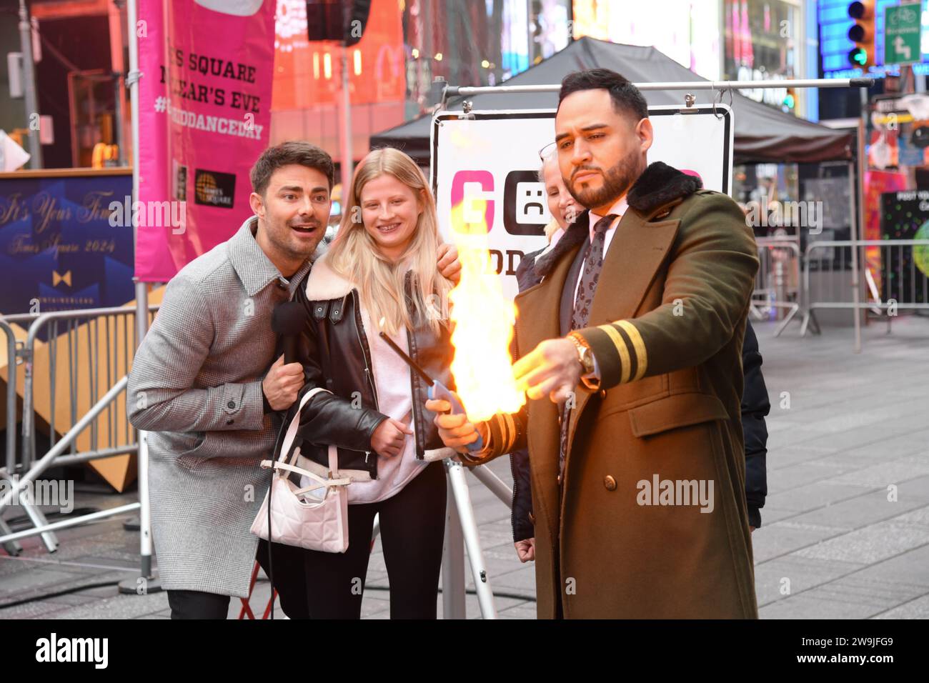 New York, USA. 28th Dec, 2023. Jonathan Bennett and magician Devonte ...