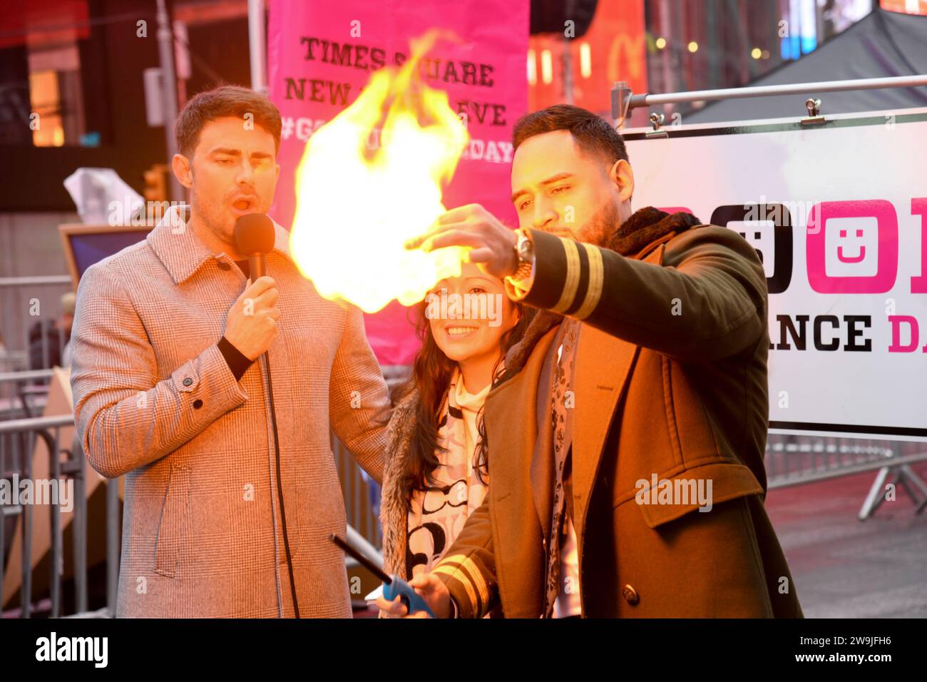 New York, USA. 28th Dec, 2023. Jonathan Bennett and magician Devonte ...