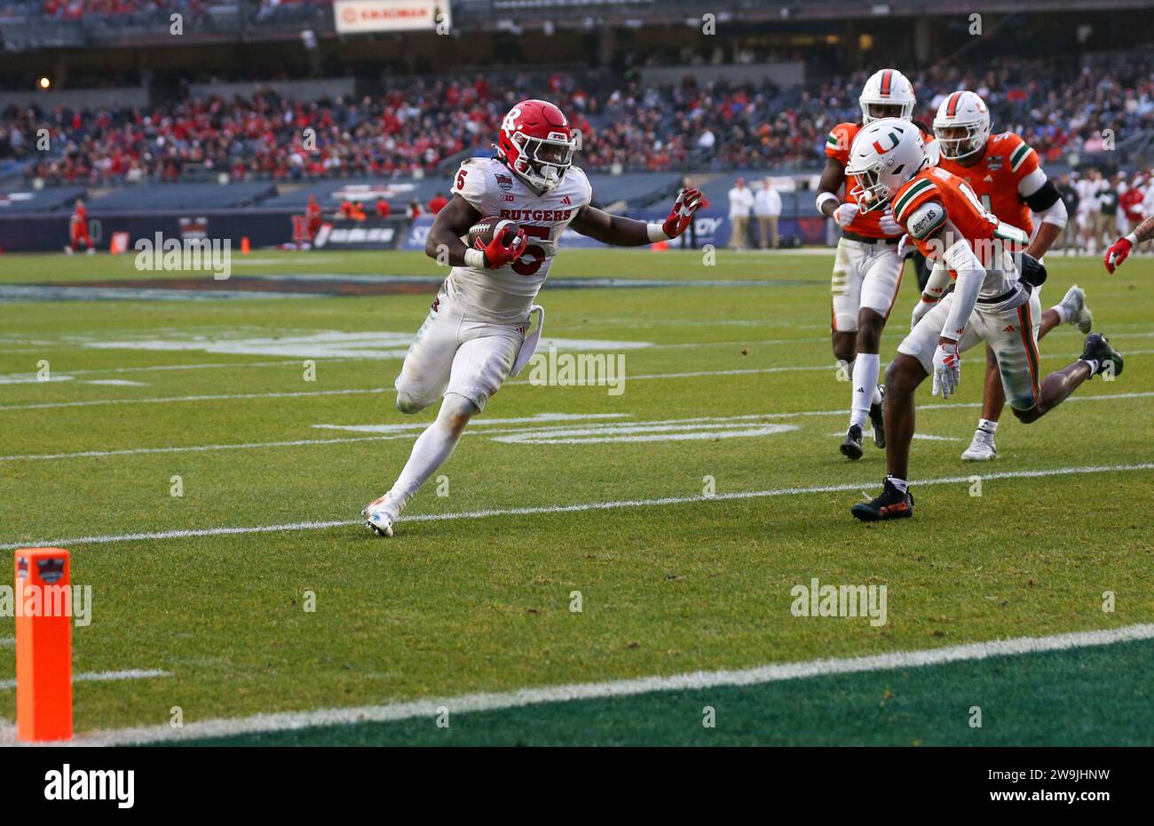 Bronx, NY, USA. 28th Dec, 2023. Rutgers Scarlet Knights running back ...