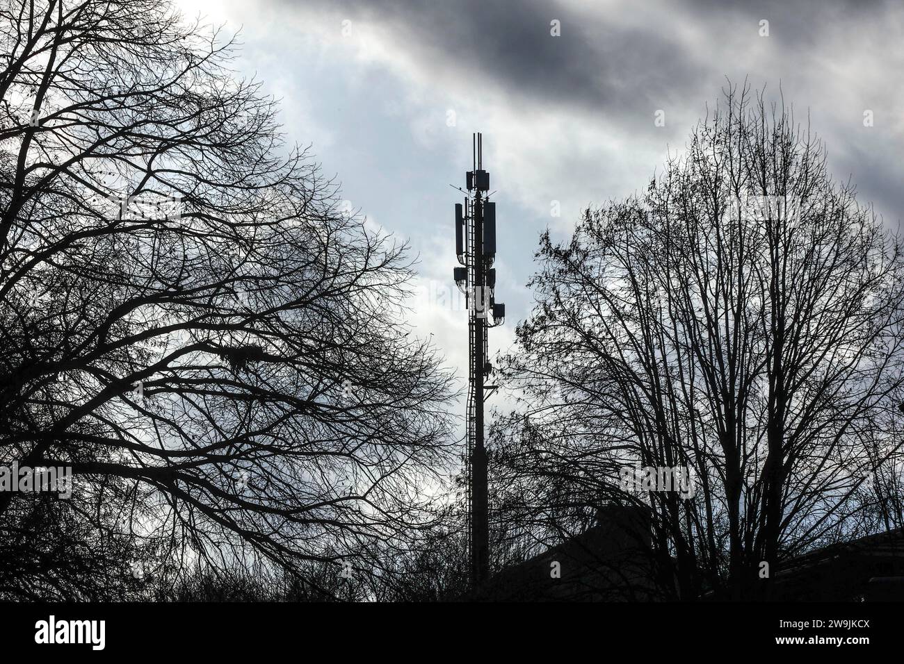 5g transmission mast hi-res stock photography and images - Alamy