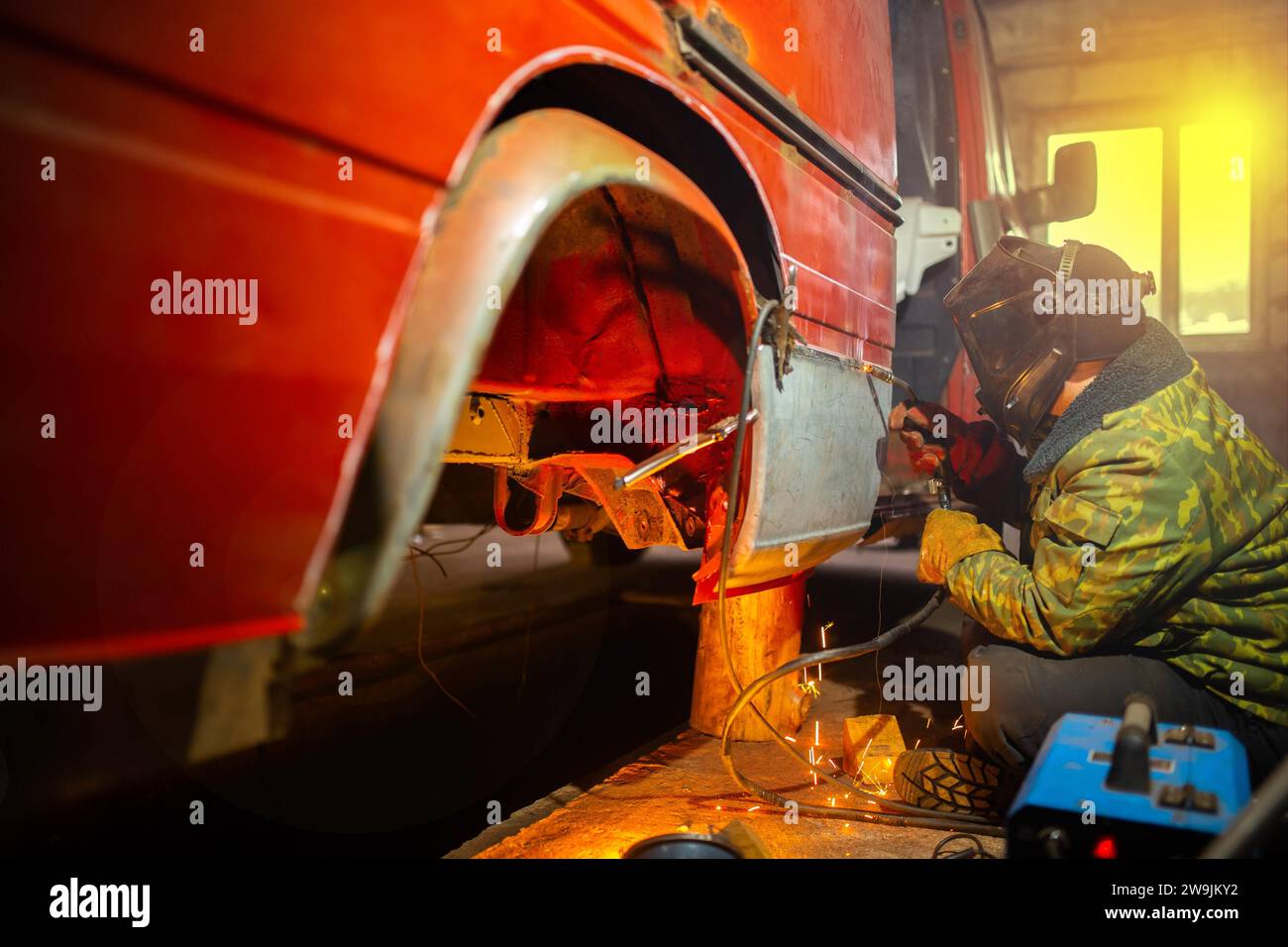 Welding truck hi-res stock photography and images - Alamy