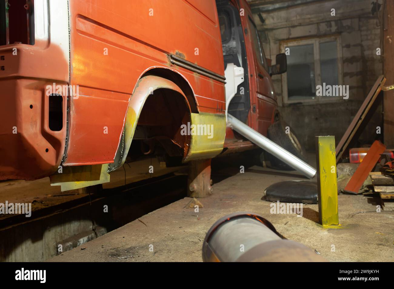 Car wheel arch hi-res stock photography and images - Alamy