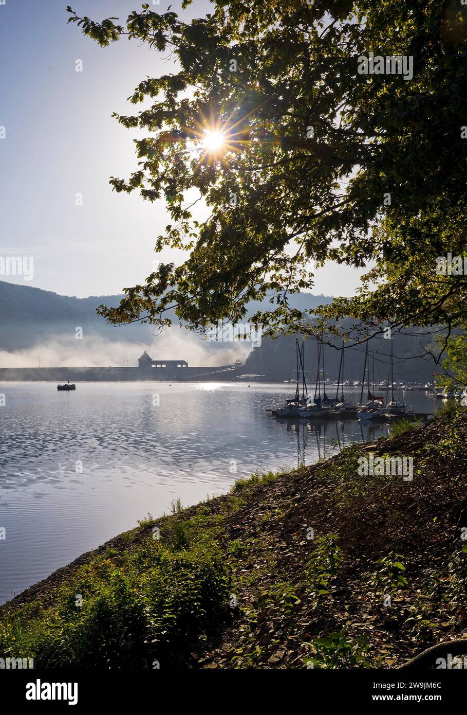 Eder dam with dam wall and pleasure boats on the Edersee, Edertal ...