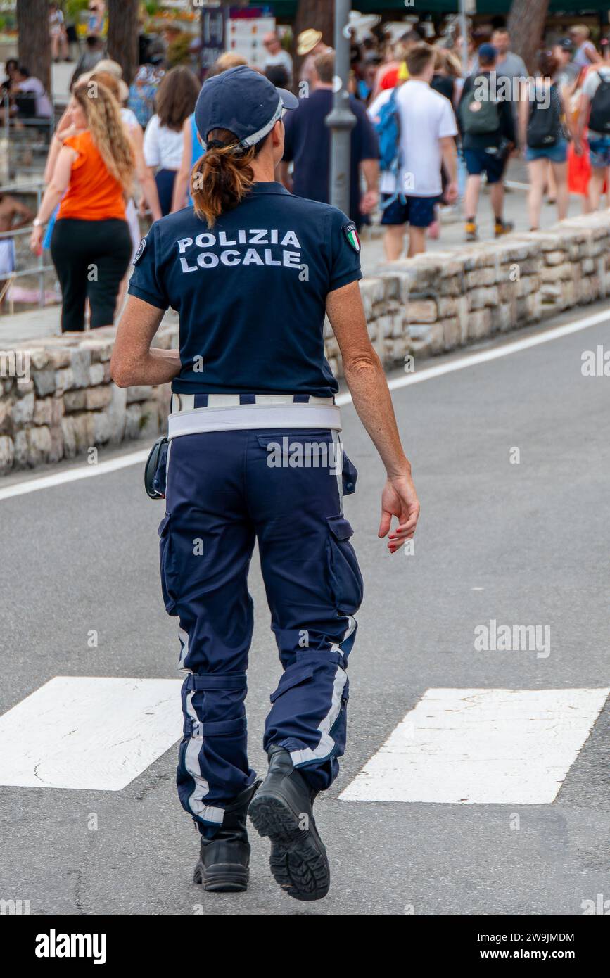 Italian police uniform woman hi-res stock photography and images - Alamy