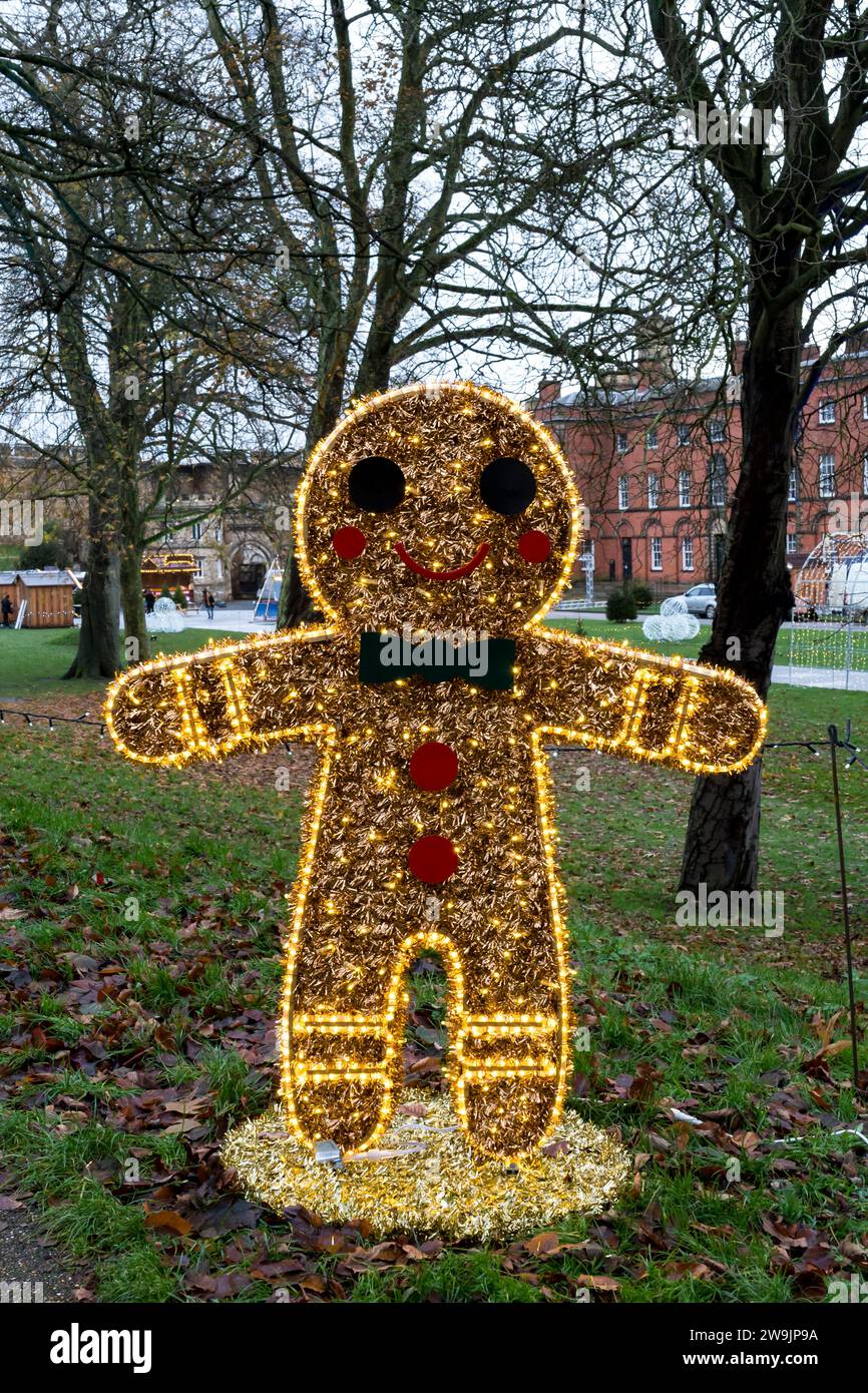 Man setting up decorations hi-res stock photography and images - Alamy