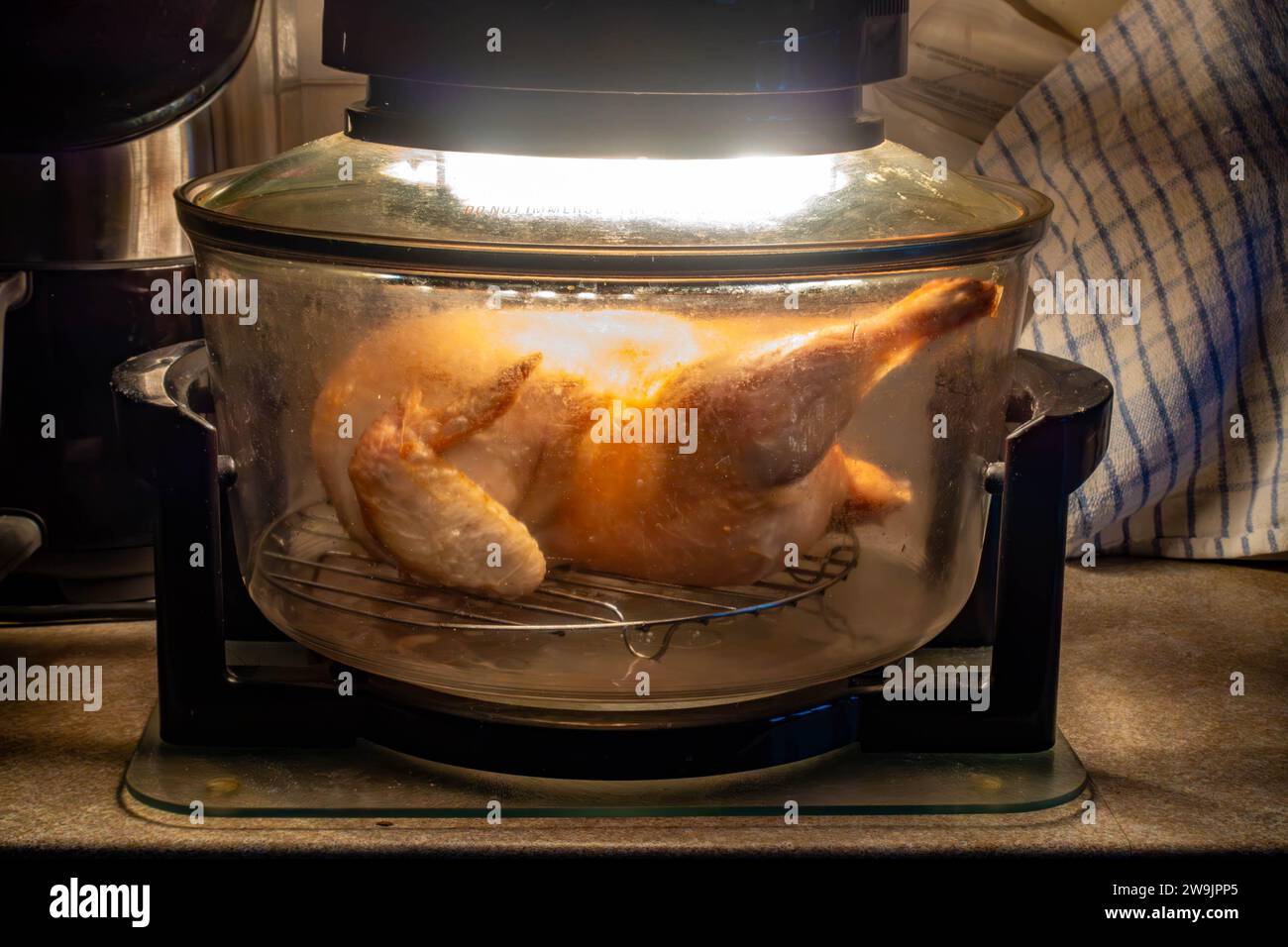 Halogen oven hi-res stock photography and images - Alamy