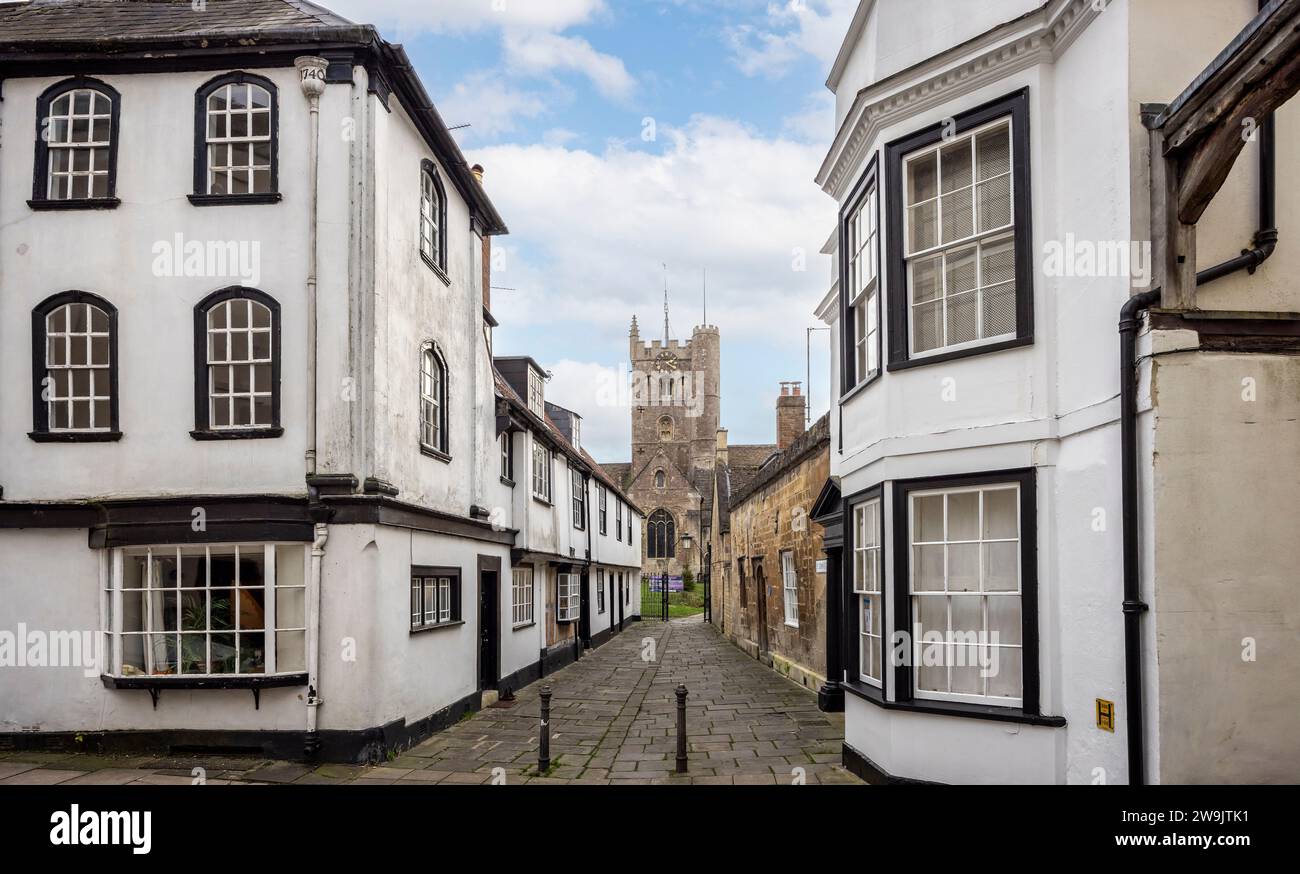 Alley of 15th Century houses leading to St John's Church in Devizes ...