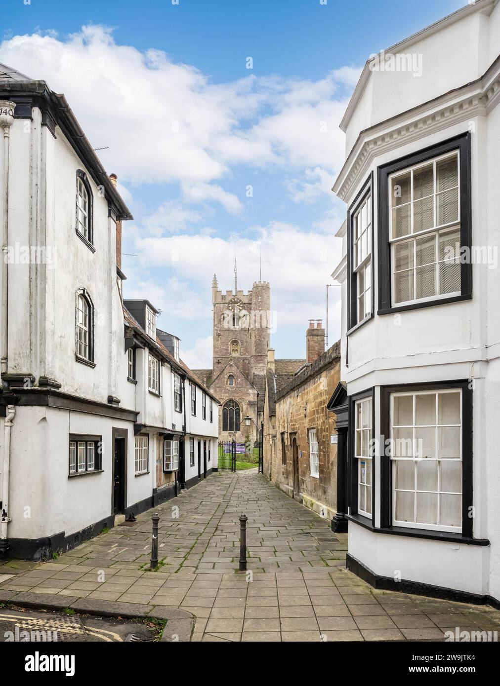 Alley of 15th Century houses leading to St John's Church in Devizes ...