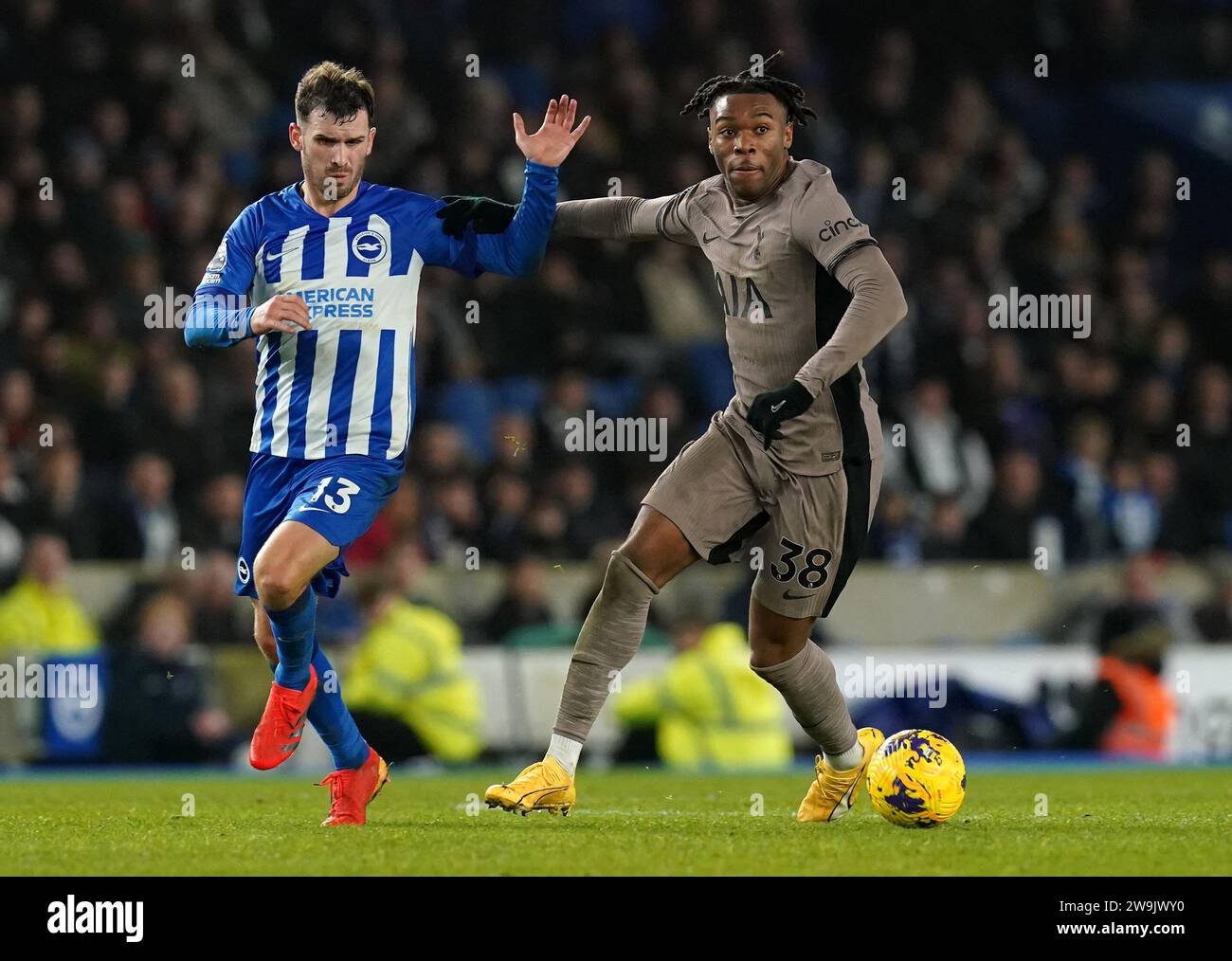 Brighton and Hove Albion's Pascal Gross (left) and Tottenham Hotspur's ...