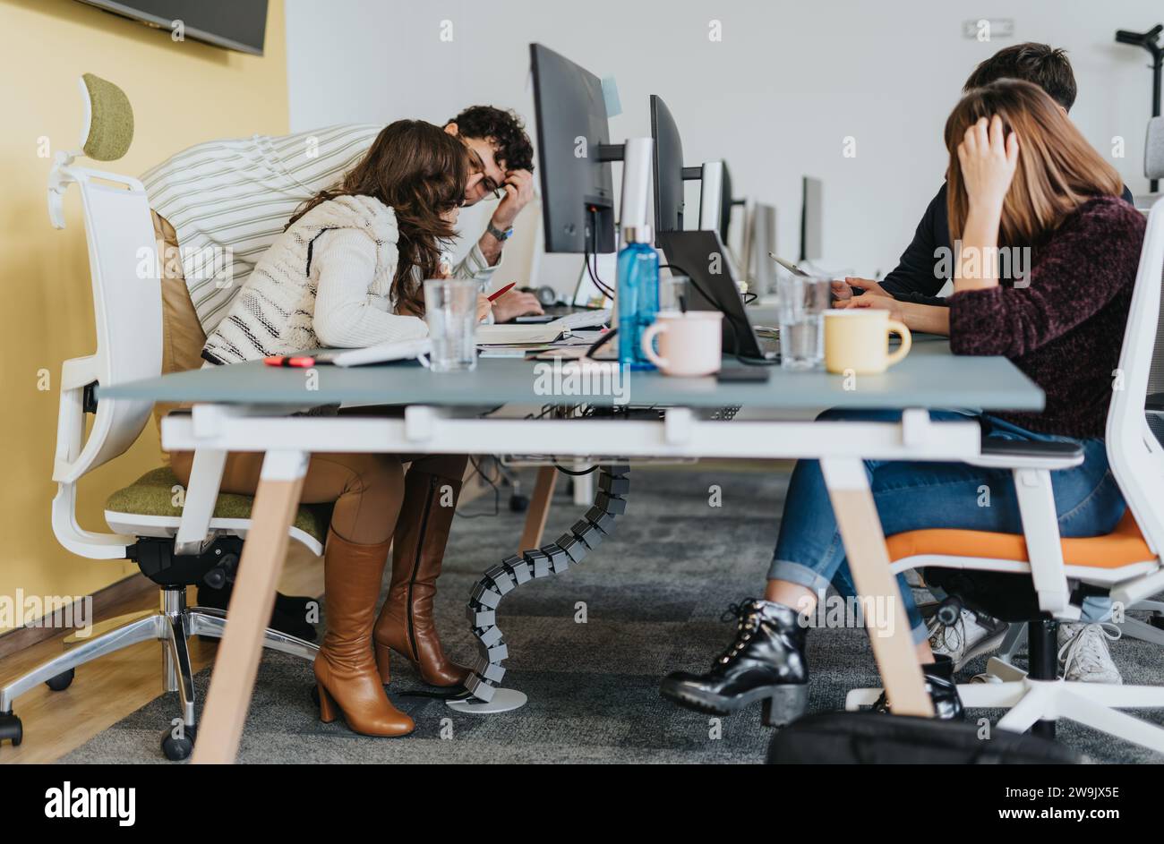 Successful collaboration and teamwork in a cozy office Stock Photo - Alamy