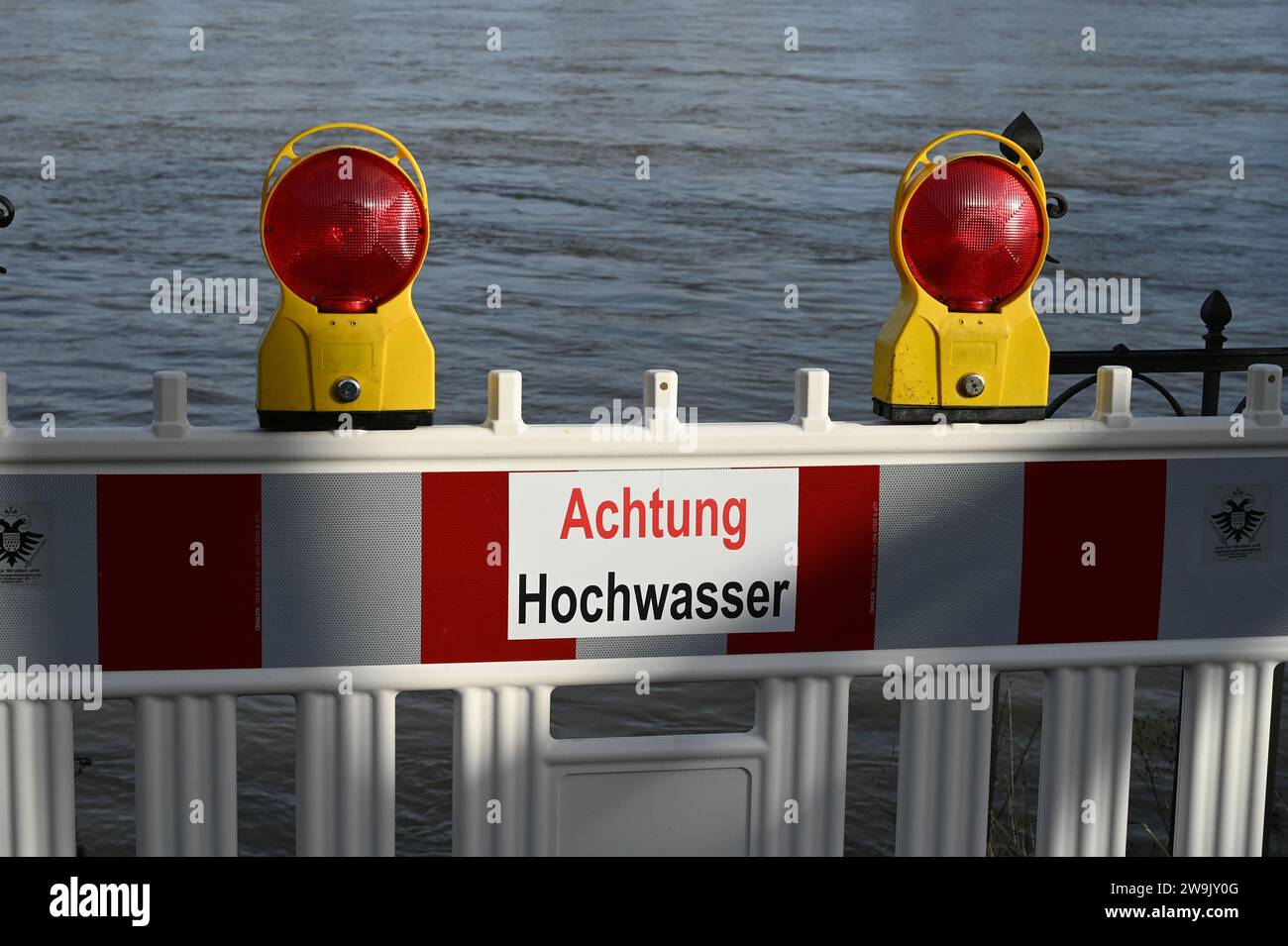 Cologne, Germany. 28th Dec, 2023. Flood barrier for pedestrians and ...