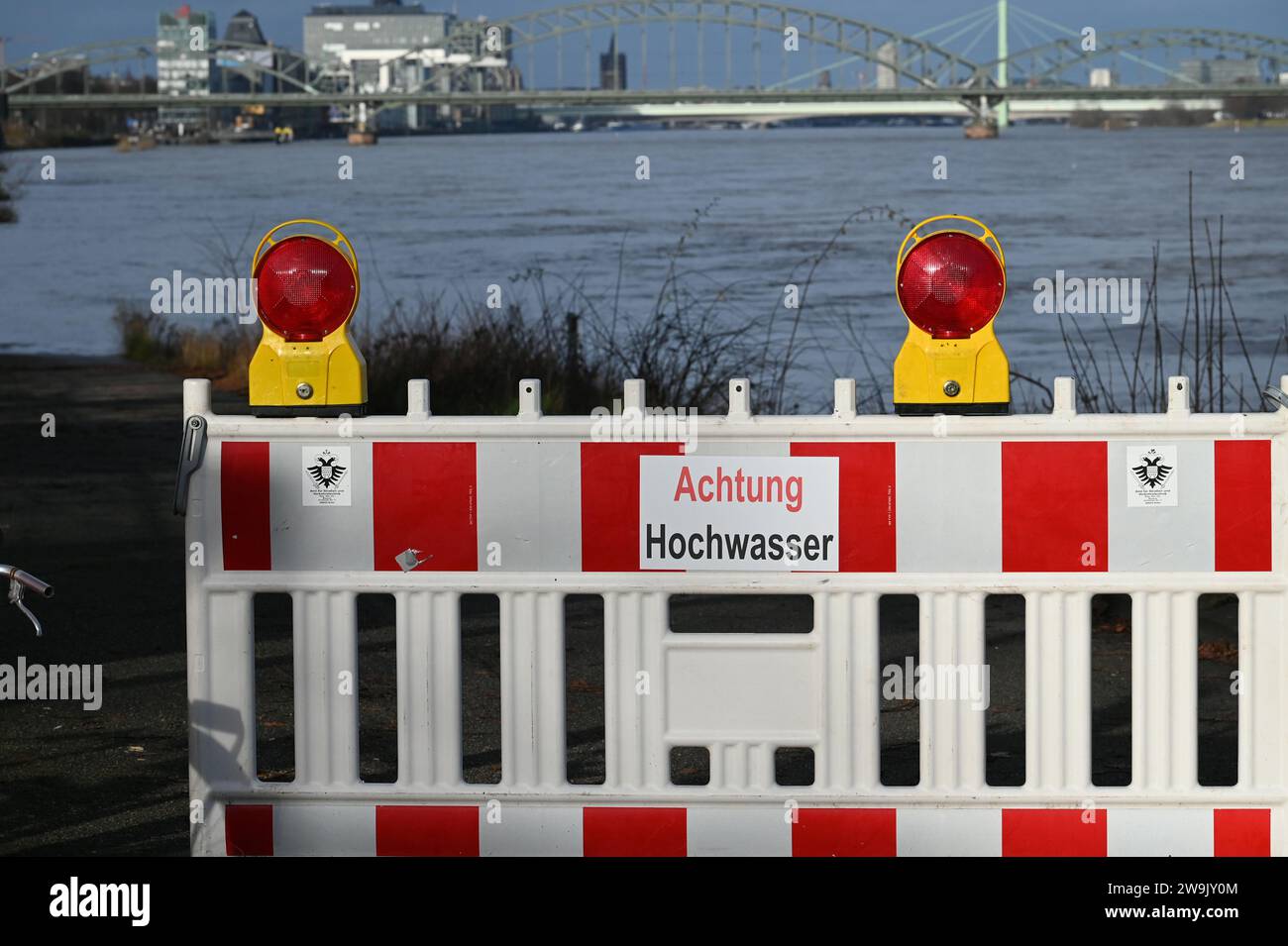 Cologne, Germany. 28th Dec, 2023. Flood barrier for pedestrians and ...