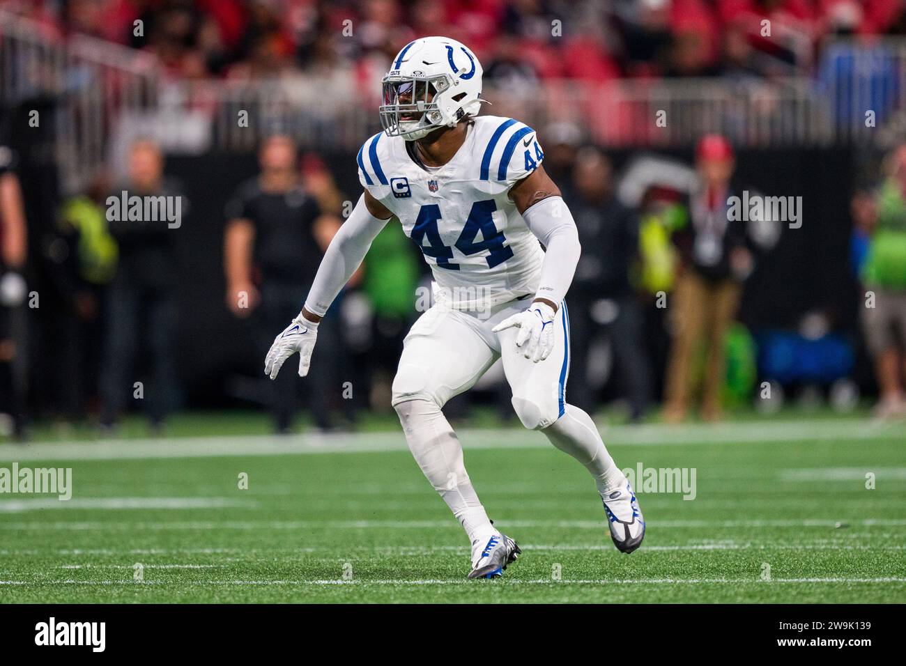Indianapolis Colts linebacker Zaire Franklin (44) works during the first half of an NFL football ...