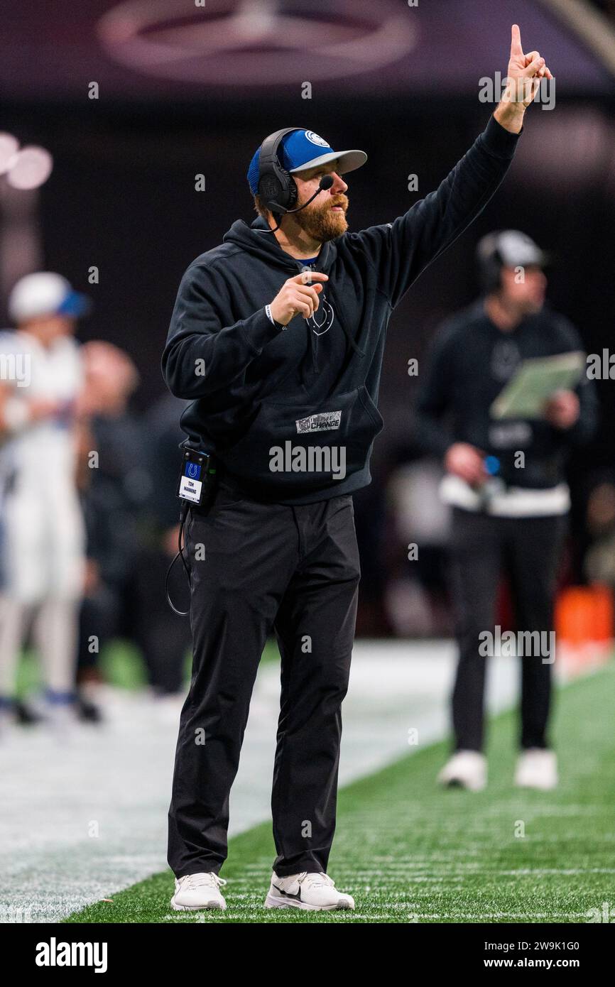 Indianapolis Colts tight ends coach Tom Manning works during the second ...