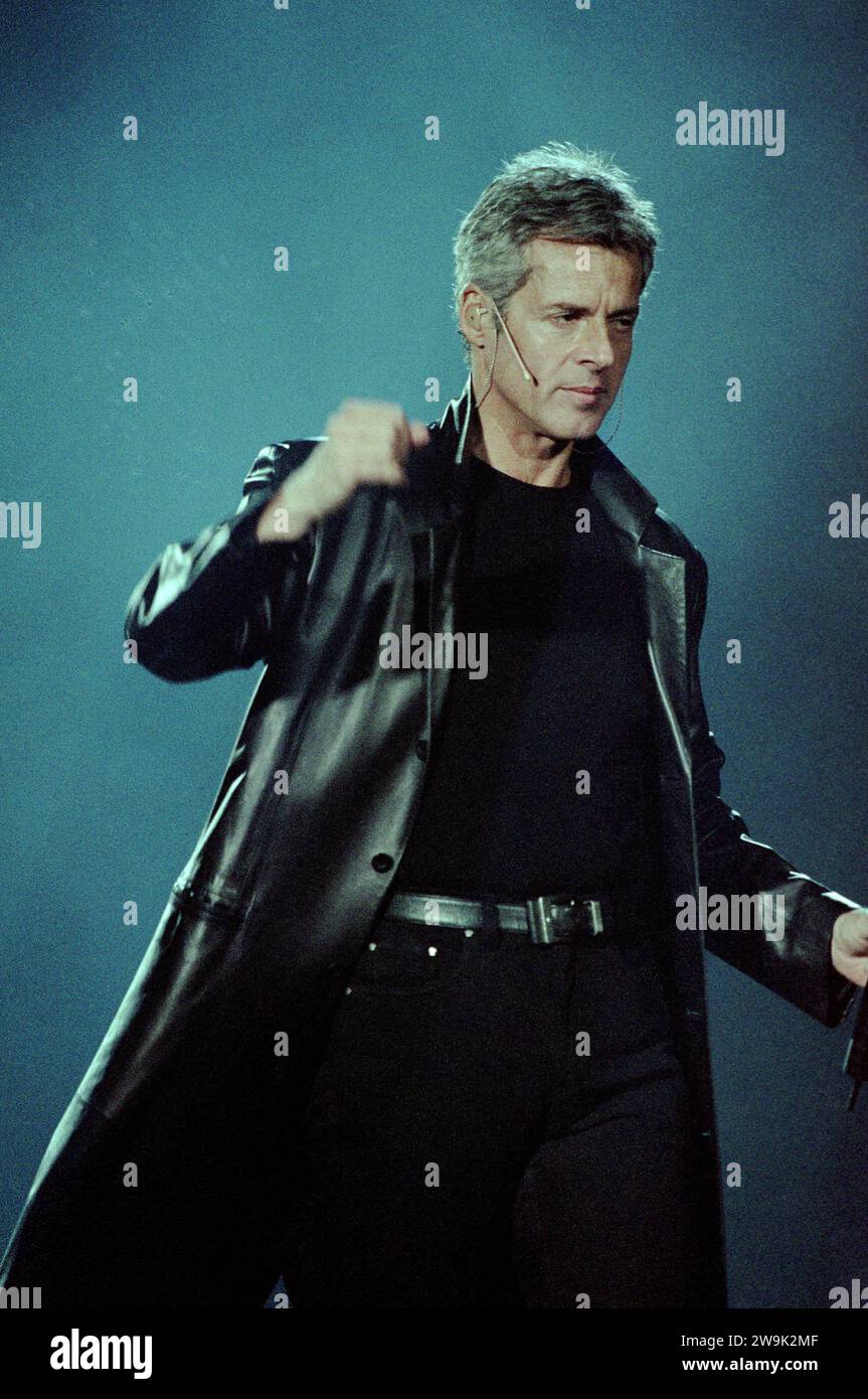 Claudio baglioni immagini 2000 hi-res stock photography and images - Alamy