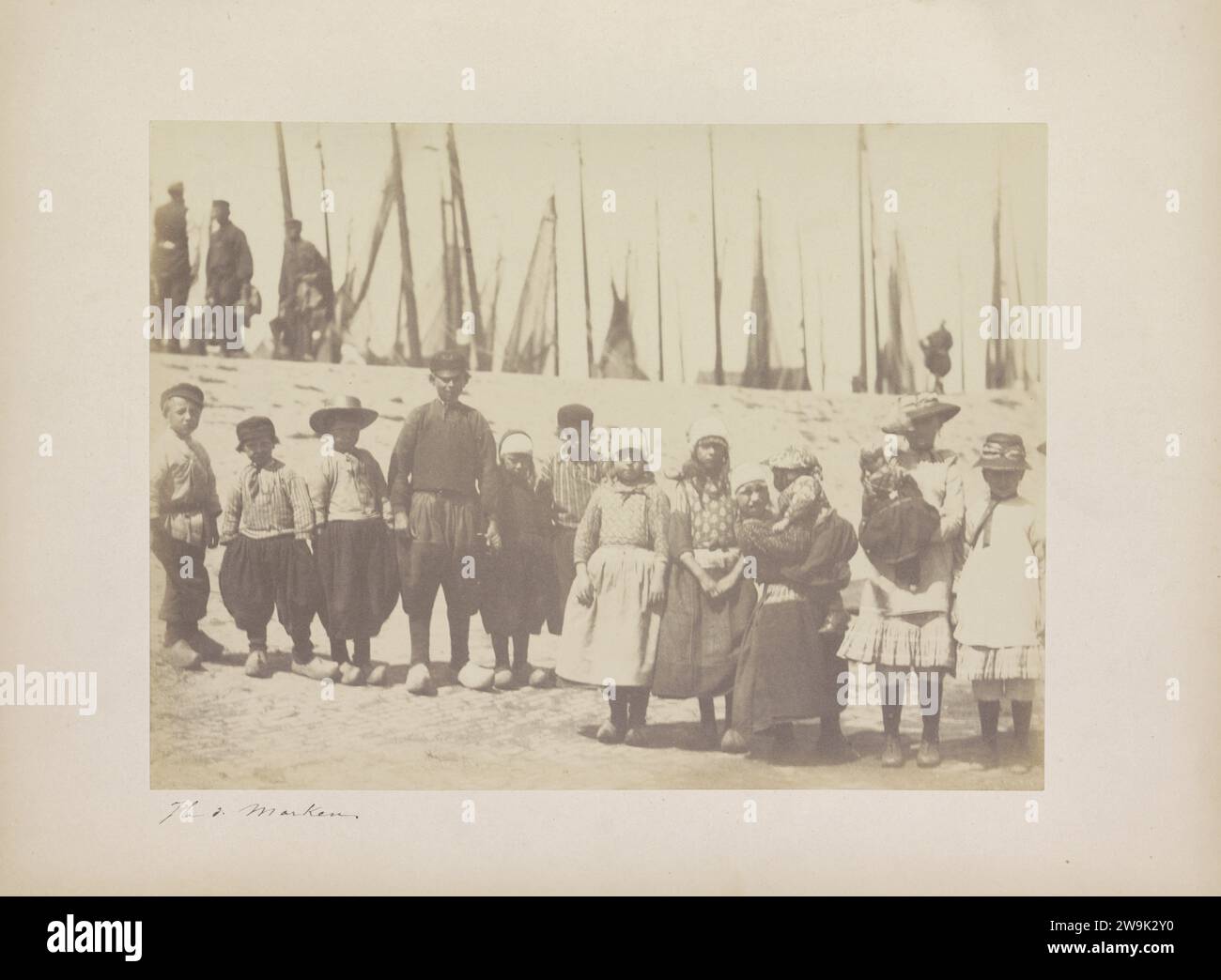 Children in traditional costumes on the island of Marken, c. 1885 - c ...