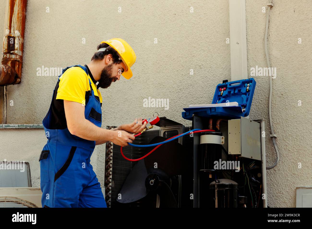 Freon levels hi-res stock photography and images - Alamy Freon levels hi-res stock photography and images - Alamy