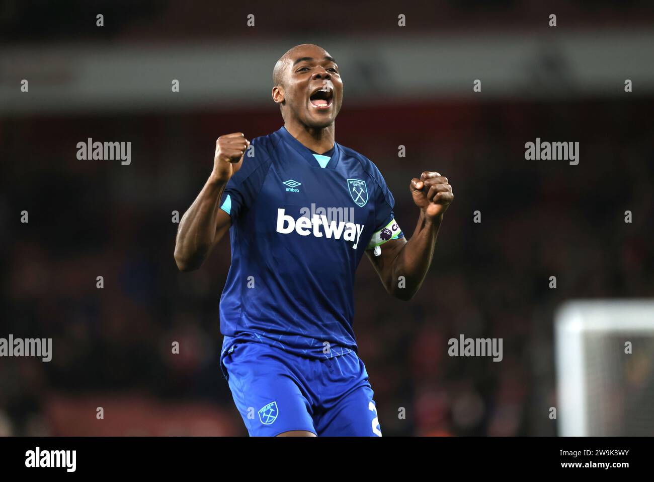 London, UK. 28th Dec, 2023. Angelo Ogbonna (WHU) celebrates after ...