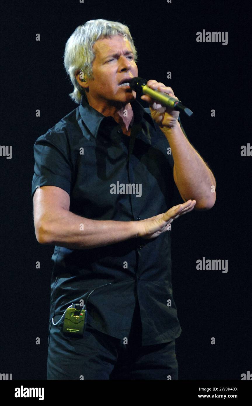 Claudio baglioni photographs 2006 hi-res stock photography and images ...