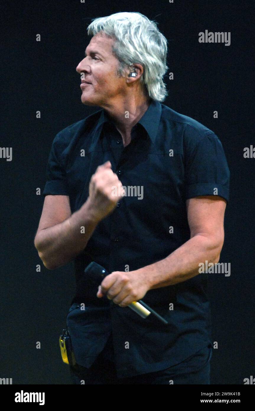 Claudio baglioni photographs 2006 hi-res stock photography and images ...