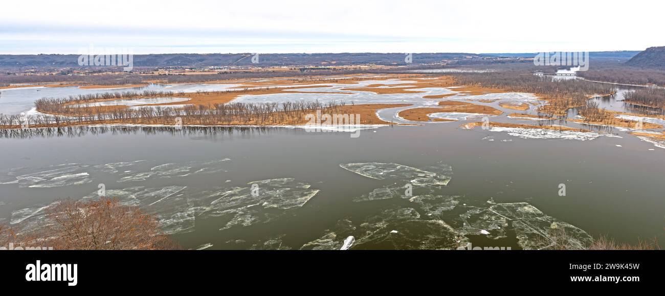Winter Confluence of the Wisconsin and Mississippi River at Pikes Peak ...