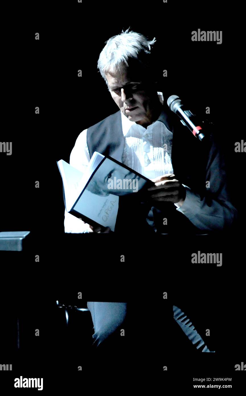 Claudio baglioni immagini 2008 hi-res stock photography and images - Alamy