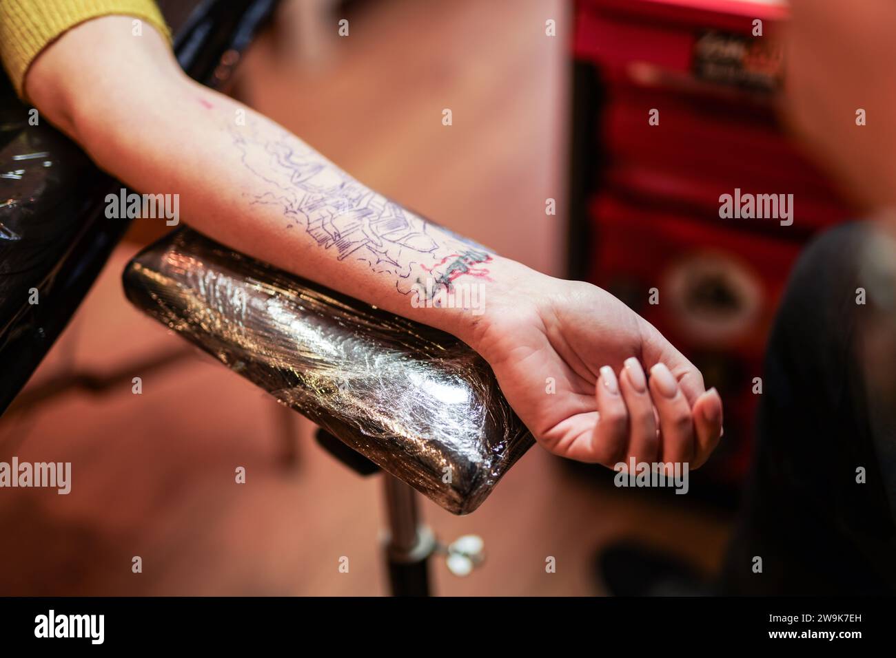 Tattooing in progress hi-res stock photography and images - Alamy