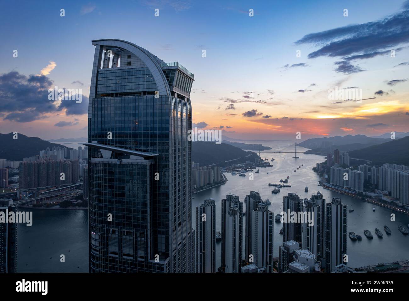 Aerial view over hong kong evening hi-res stock photography and images ...